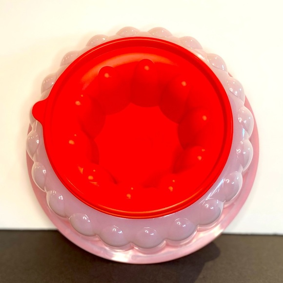 Tupperware | Kitchen | Vintage Tupperware Jelnserve Gelatin Jello Mold ...
